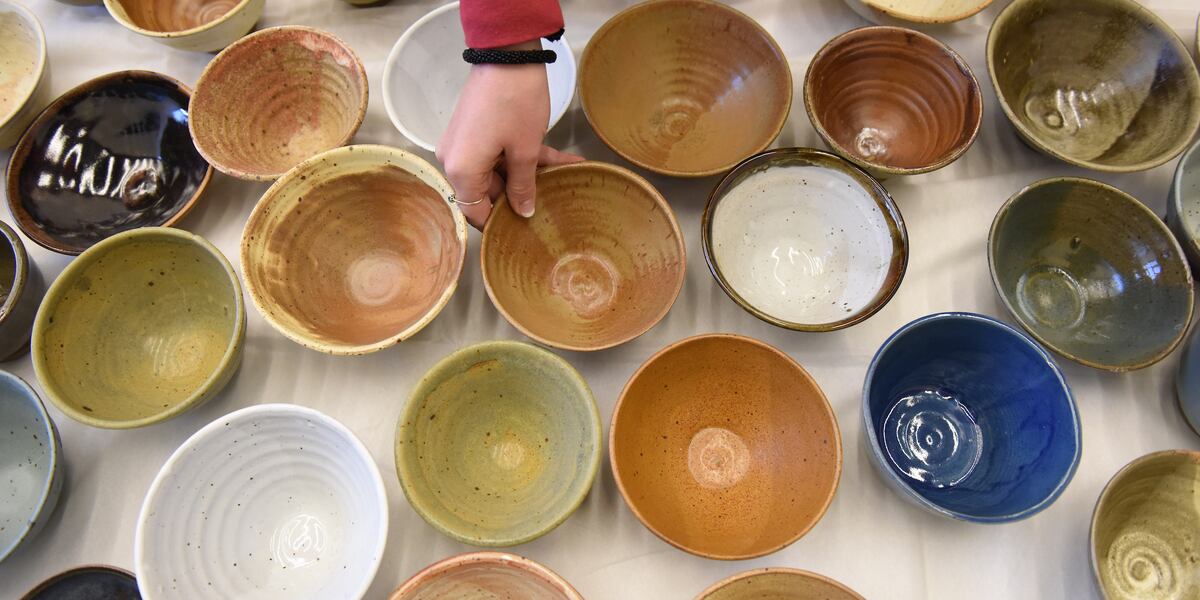 ‘Empty Bowls’ fundraiser returns to Albany ‘Empty Bowls’ fundraiser returns to Albany